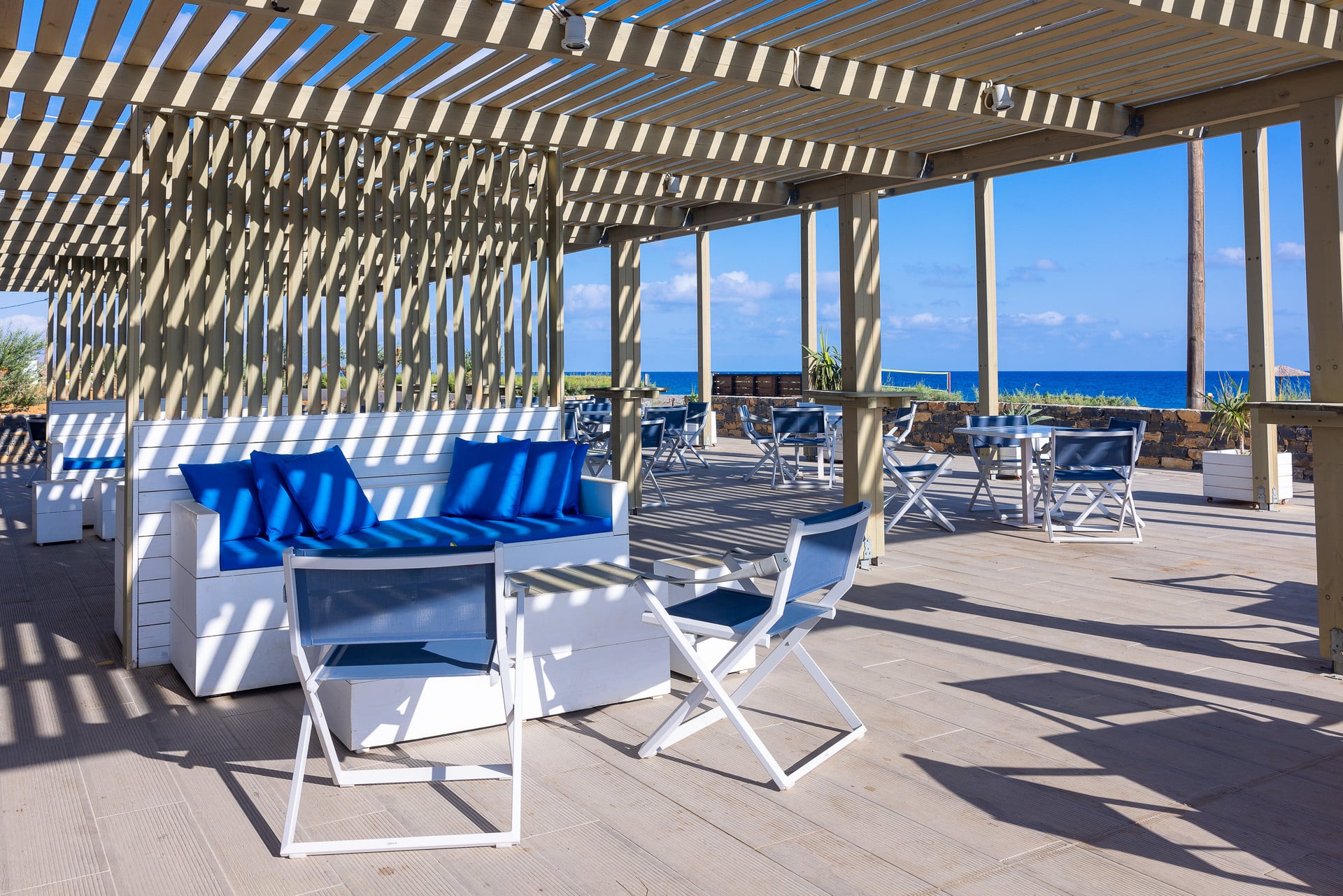 Pool & Beach Bar - Almyra Resort